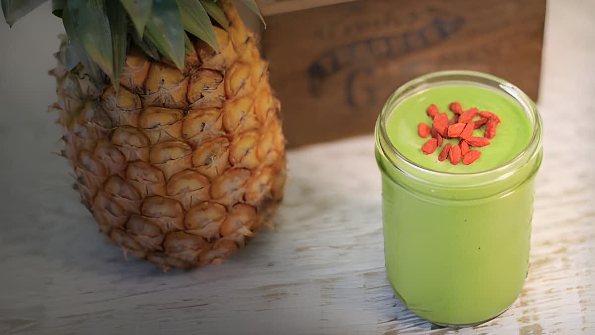 Watch Green Pineapple Smoothie | Gaia