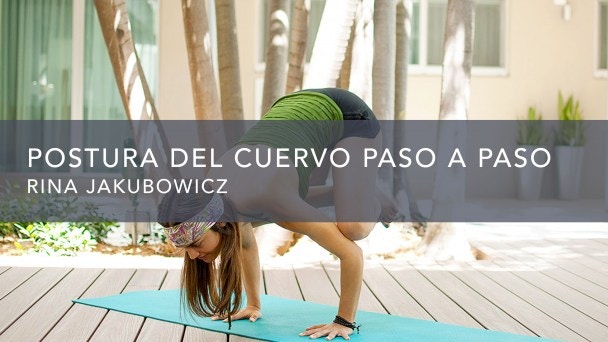 Postura del cuervo paso a paso